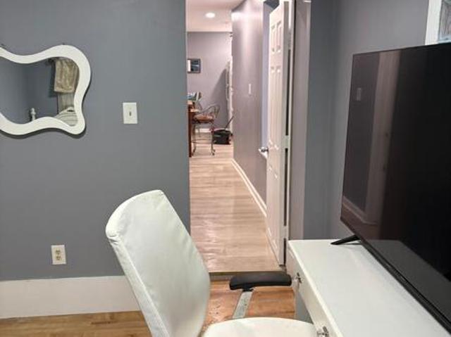 North Philadelphia Home, a 2 minute walk to transit stop 17th St & Berks St