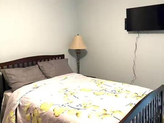North Philadelphia Home, a 2 minute walk to transit stop 17th St & Berks St