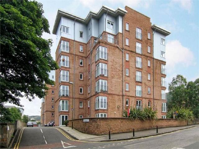 North Pilrig Heights, Edinburgh. 2 bed flat to rent £1,395 pcm £322 pw