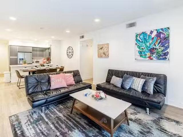 North Poinsettia Place