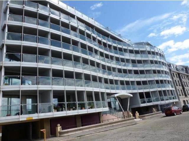 North Quay, Plymouth PL4, 2 bed flat to rent, £1,300 pcm | PrimeLocation