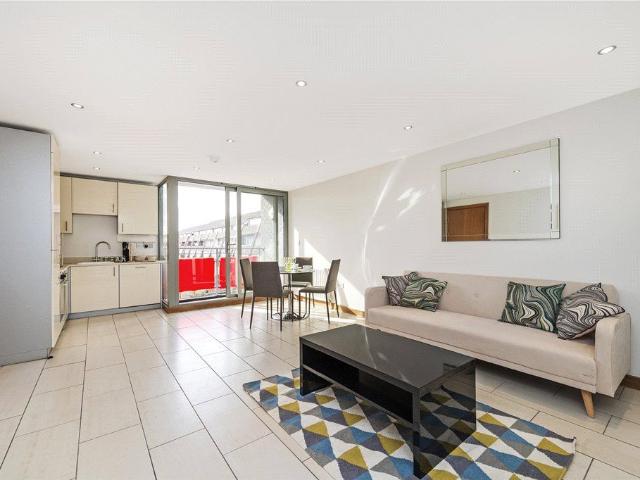 North Road, Brentford TW8, 1 bed flat to rent, £1,750 pcm | PrimeLocation