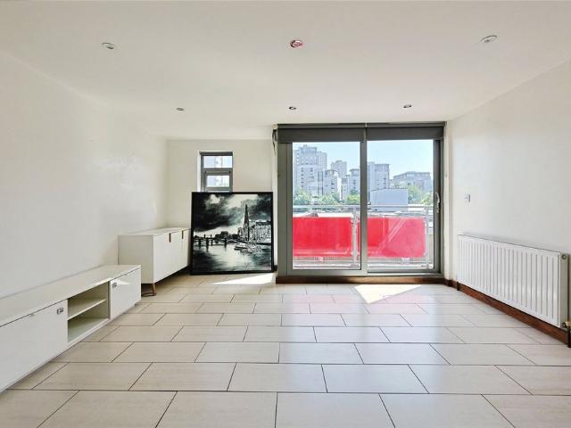 North Road, Brentford, London, TW8 0GJ