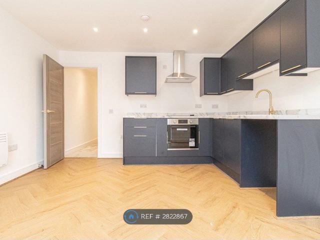 North Road, Cardiff CF14, 2 bed flat to rent, £1,050 pcm | PrimeLocation