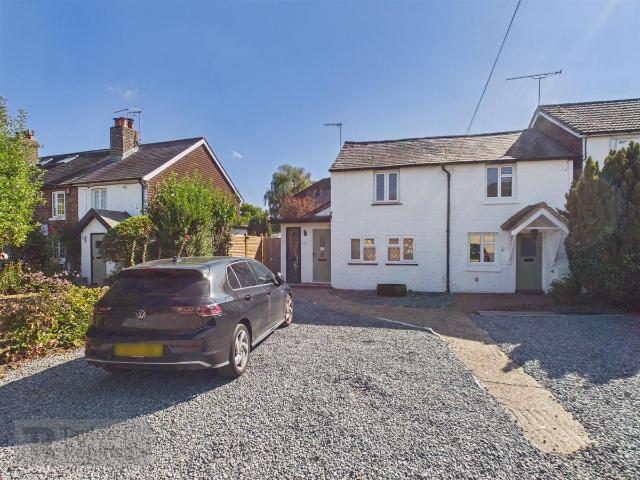 North Road, Crawley RH10, 2 bed property to rent, £1,650 pcm | PrimeLocation