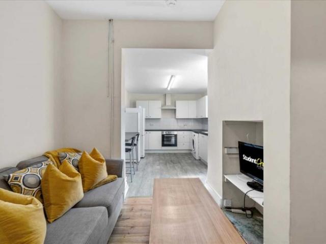 North Road East, Plymouth, 4 bedroom, Apartment