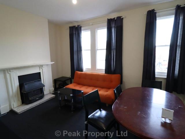 North Road, Essex SS0, 2 bed flat to rent, £1,100 pcm | PrimeLocation