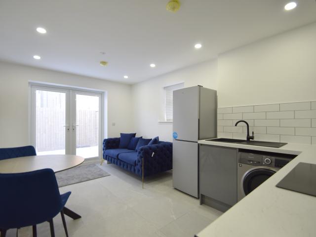 North Road Flat 2 2Let2