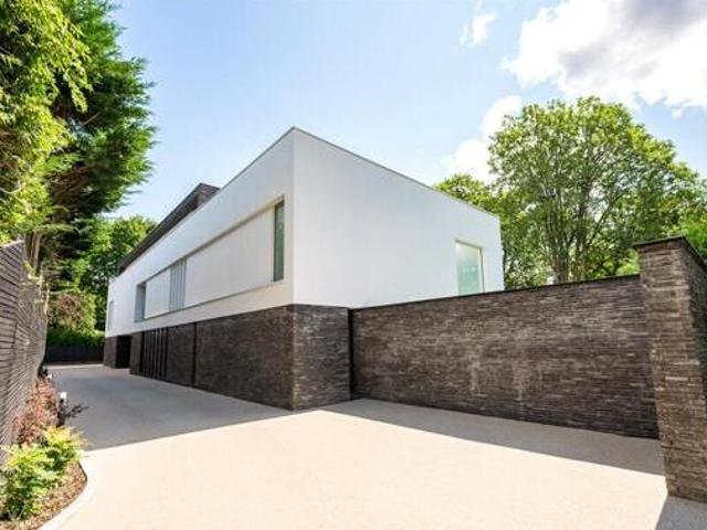 North Road, Hale, 3 Bedroom Apartment