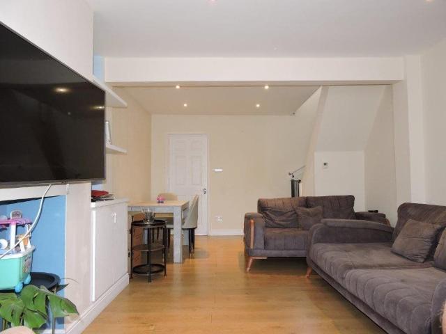 North Road, Hoddesdon EN11, 2 bed terraced house to rent, £1,575 pcm | PrimeLocation