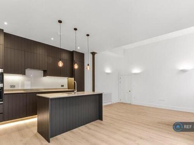 North Road, London, 3 Bedroom Maisonette