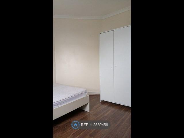 North Road, Romford RM6, Room to rent, £595 pcm | PrimeLocation