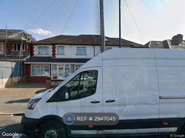 North Road, Southall UB1, 3 bed flat to rent, £1,550 pcm | PrimeLocation