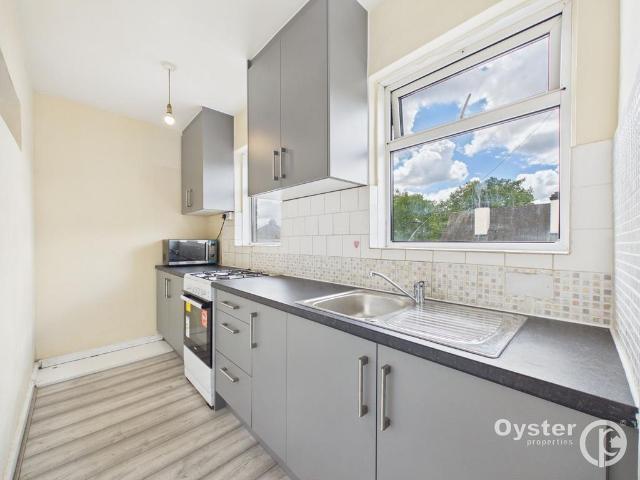 North Road, Southall, UB1 3 bed flat to rent £2,000 pcm £462 pw