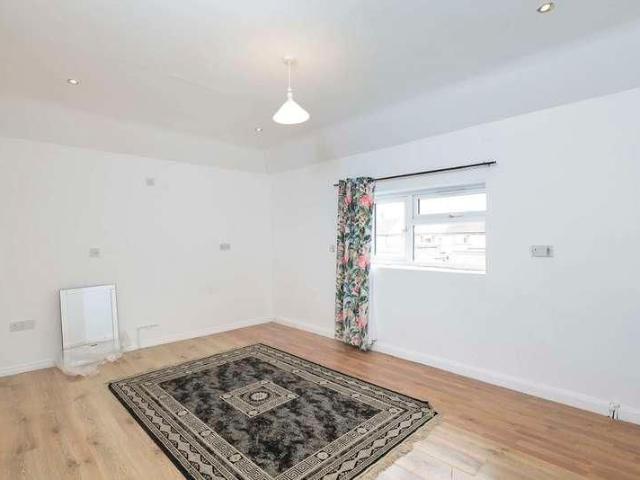 North Road, West Drayton, UB7