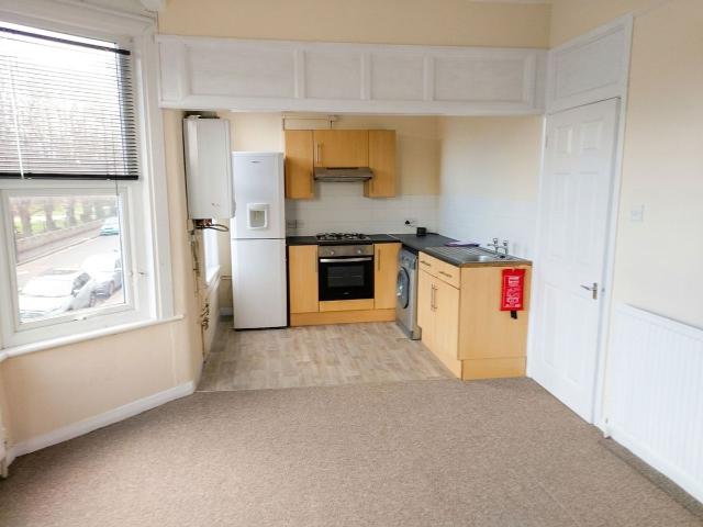 North Road, Westcliff On Sea SS0, 1 bed flat to rent, £895 pcm | PrimeLocation