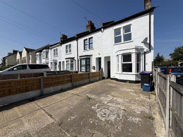 North Road, Westcliff On Sea SS0, 3 bed end terrace house to rent, £1,750 pcm | PrimeLocation
