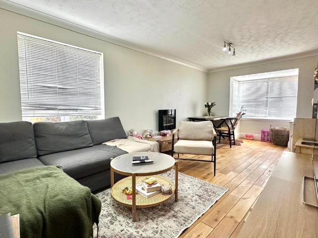 North Road, Wimbledon, SW19 2 bed apartment to rent £2,000 pcm £462 pw