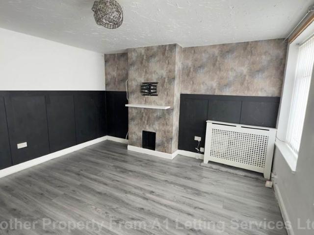 North Roundhay, Stechford 2 bed terraced house to rent £1,195 pcm £276 pw