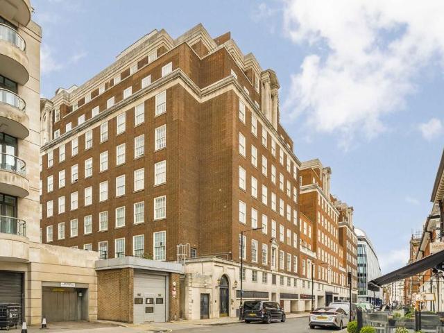 North Row, London W1K 4 bed flat to rent £23,833 pcm £5,500 pw