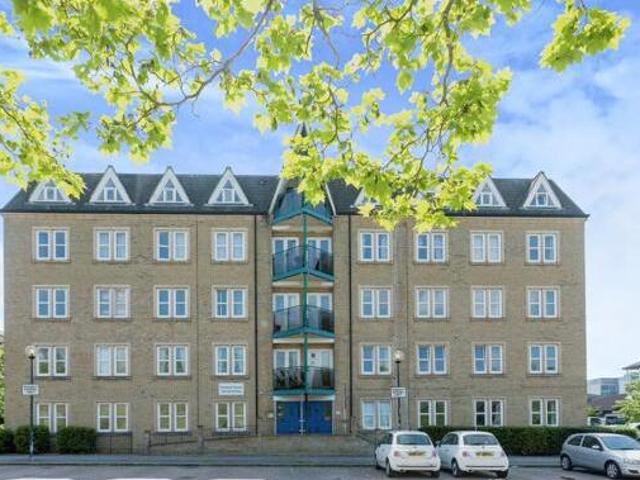 North Row, Milton Keynes, 4 Bedroom Flat