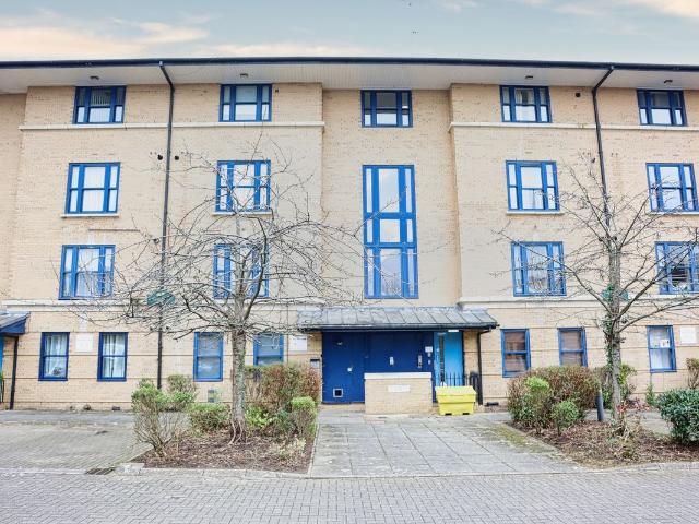 North Row, Milton Keynes, Buckinghamshire MK9, 2 bed flat to rent, £1,250 pcm | PrimeLocation