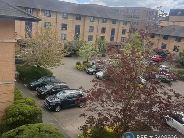 North Row, Milton Keynes, MK9 2 bed flat to rent £1,290 pcm £298 pw