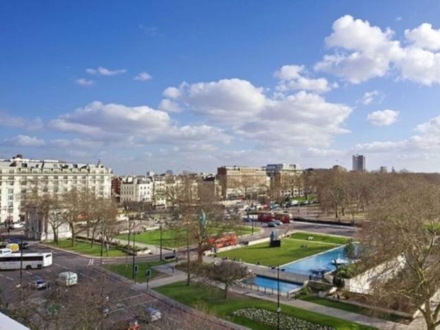 North Row, Park Lane, London W1K, 2 bed flat to rent, £29,467 pcm | PrimeLocation