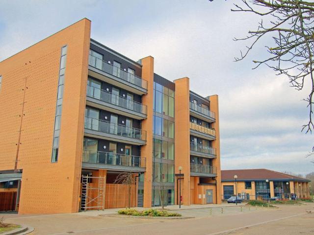 North Second Street, Milton Keynes, MK9 1 bed flat to rent £1,175 pcm £271 pw