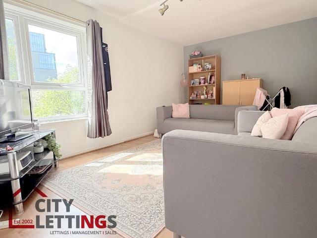 North Sherwood Street 3 bed apartment to rent £1,495 pcm £345 pw
