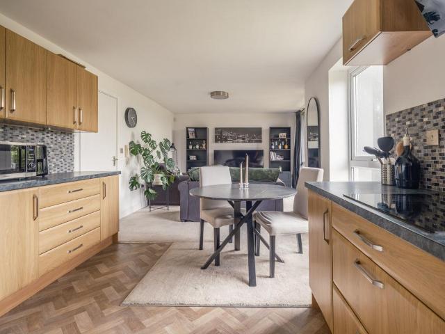 North Side, Tyne and Wear NE8 2 bed apartment to rent £1,200 pcm £277 pw