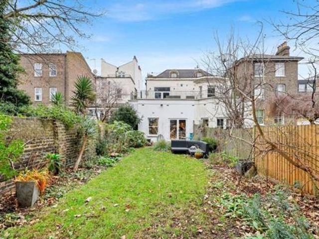 North Side Wandsworth Common, Wandsworth, 2 Bedroom Flat