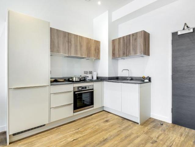 North Star House, Swindon, SN2 2 bed flat to rent £1,295 pcm £299 pw