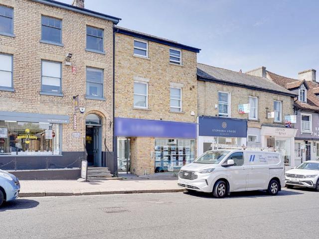 North Street, Bishop's Stortford CM23, 2 bed flat to rent, £1,300 pcm | PrimeLocation