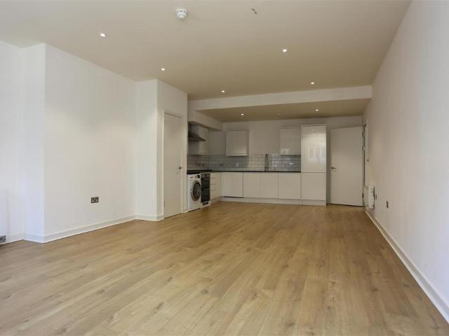 North Street, Brighton 2 bed flat to rent £1,750 pcm £404 pw