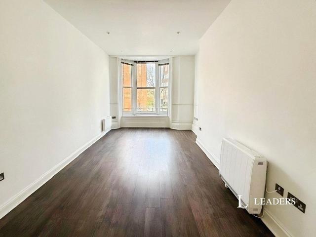 North Street, Brighton, East Sussex, BN1 2 bed flat to rent £1,750 pcm £404 pw