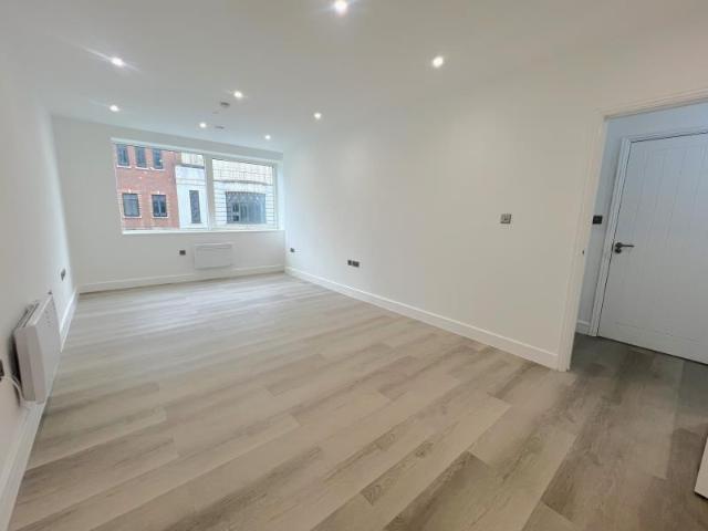 North Street, Guildford GU1 1 bed apartment to rent £1,475 pcm £340 pw