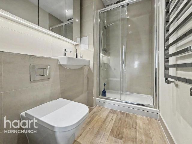 North Street, Hornchurch 2 bed apartment to rent £1,800 pcm £415 pw