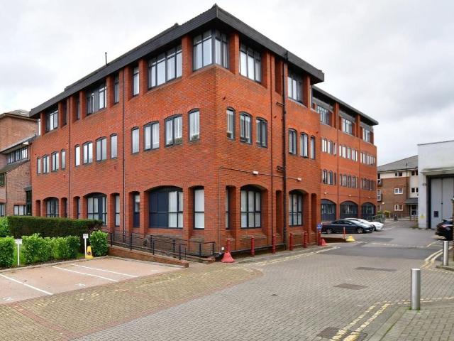 North Street, Horsham RH12, Studio to rent, £1,050 pcm | PrimeLocation