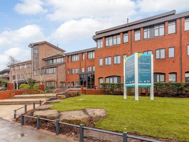 North Street, Horsham RH12, 1 bed flat to rent, £1,200 pcm | PrimeLocation