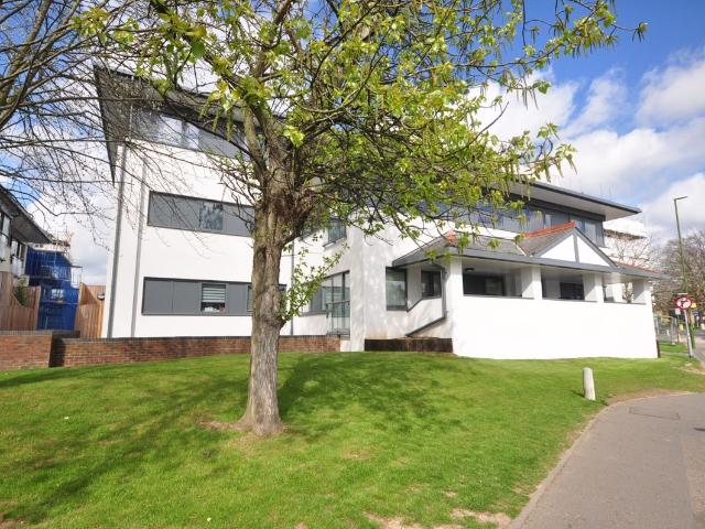 North Street, Horsham RH13, 1 bed flat to rent, £1,250 pcm | PrimeLocation