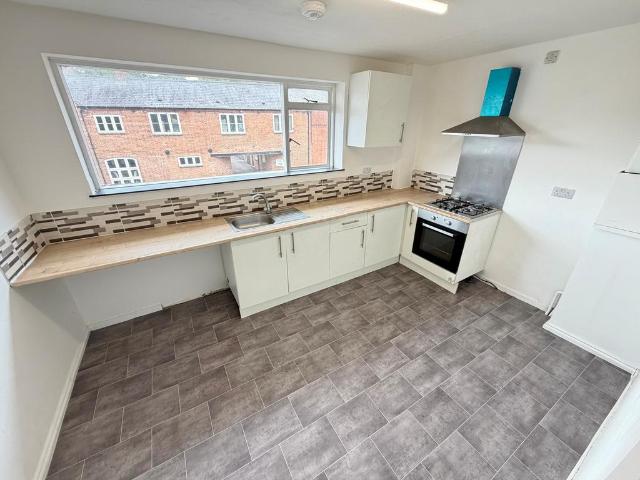 North Street, Loughborough, LE12 3 bed apartment to rent £1,050 pcm £242 pw