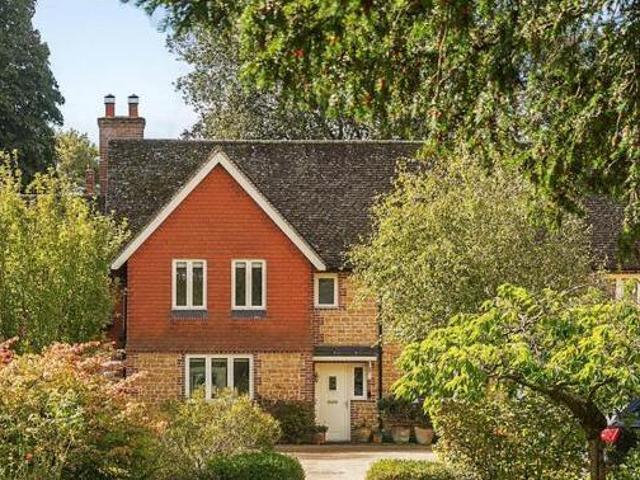 North Street, Midhurst, 2 Bedroom Terraced