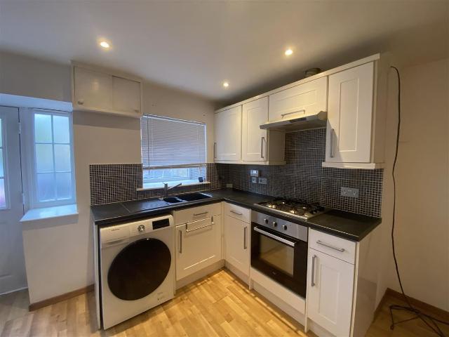 North Street, Milborne Port DT9, 2 bed flat to rent, £875 pcm | PrimeLocation
