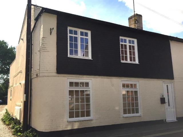 North Street, Salisbury, SP2 2 bed flat to rent £1,050 pcm £242 pw