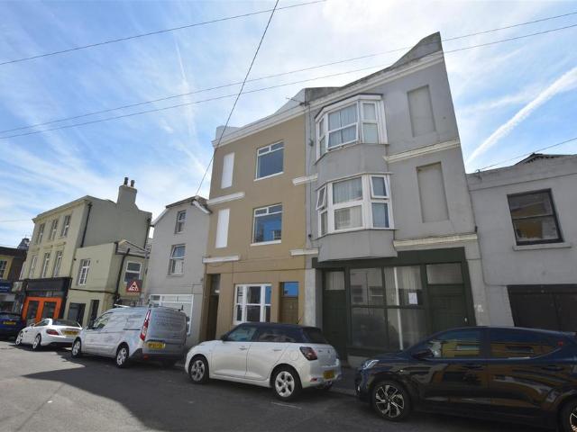 North Street, St. Leonards On Sea TN38 1 bed flat to rent £1,050 pcm £242 pw