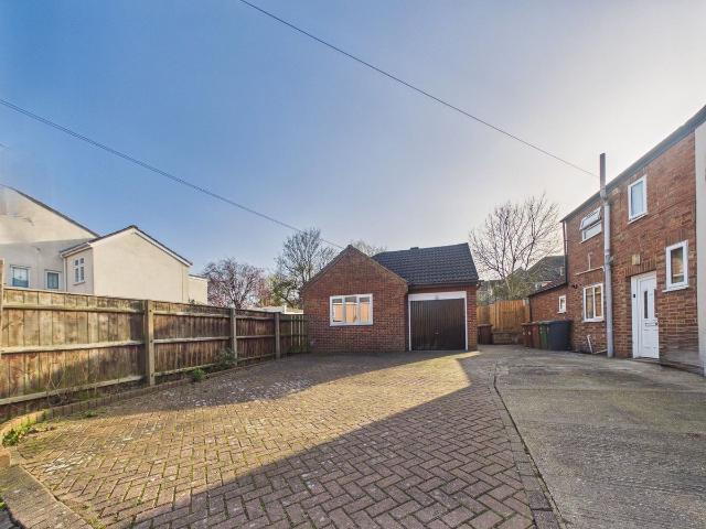 North Street, Stanground PE2, 2 bed detached bungalow to rent, £975 pcm | PrimeLocation