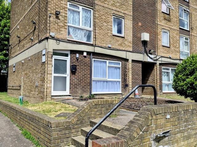 North Street, Rochester ME2 1 bed flat to rent £1,000 pcm £231 pw