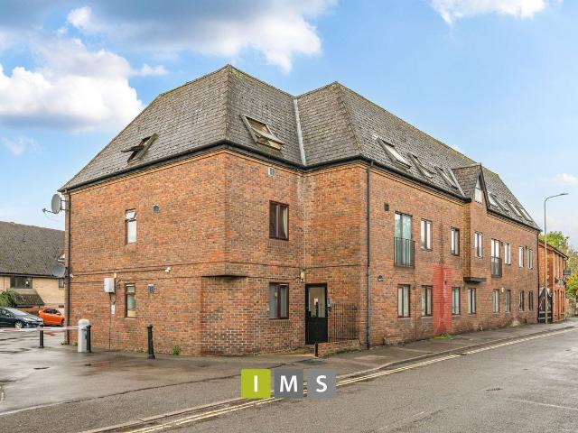 North Street, Tollgate House North Street OX26, 1 bed flat to rent, £1,100 pcm | PrimeLocation
