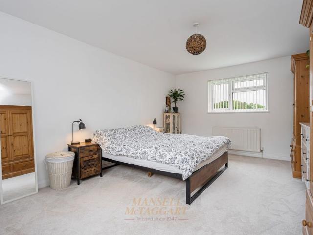 North Street, Turners Hill, RH10